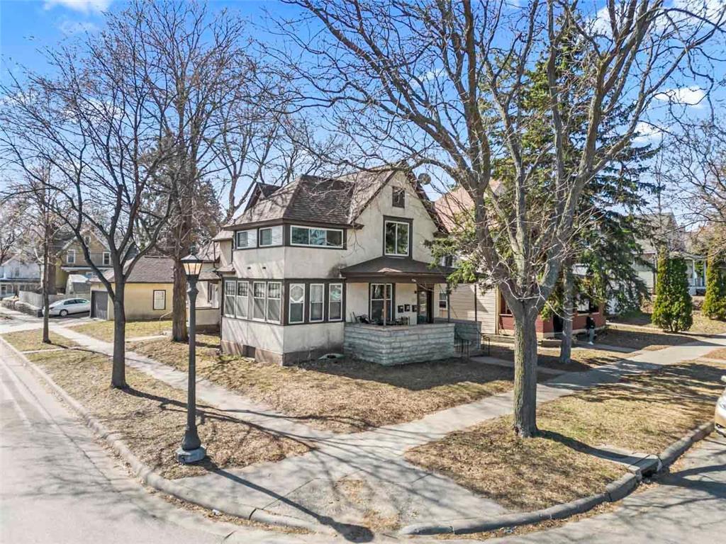 736 Geranium Avenue E, Saint Paul, MN, 55106 | MLS: 6550401 | Edina Realty