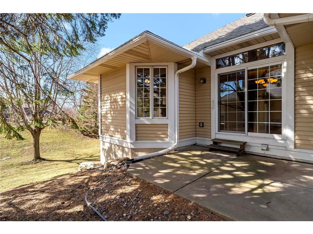 736 Winterberry Drive, Woodbury, MN, 55125 | MLS: 6504460 | Edina Realty