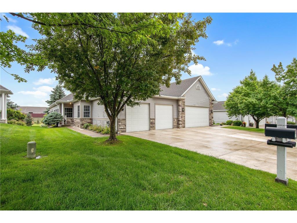 742 Gilfillan Lane, White Bear Twp, MN, 55127 | MLS: 6729593 | Edina Realty