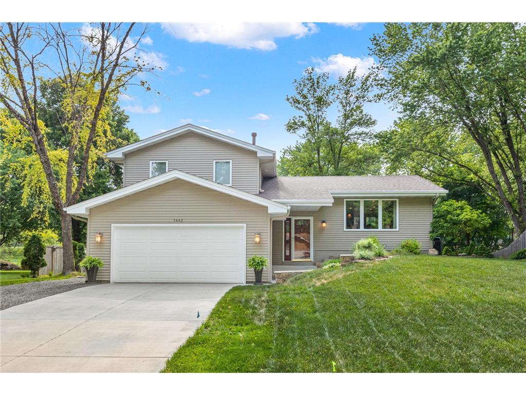7440 Longview Circle, Chanhassen, MN, 55317 | MLS: 6373709 | Edina Realty