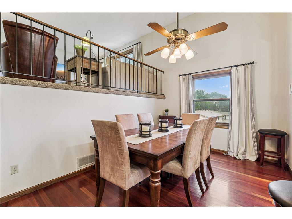 7492 Upper 24th Street N, Oakdale, MN, 55128 | MLS: 6775652 | Edina Realty