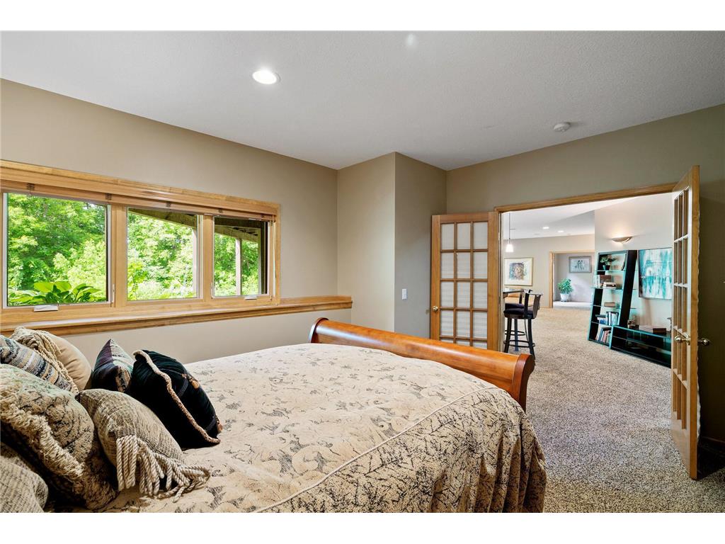 7614 S Shore Drive, Chanhassen, MN, 55317 | MLS: 6571310 | Edina Realty