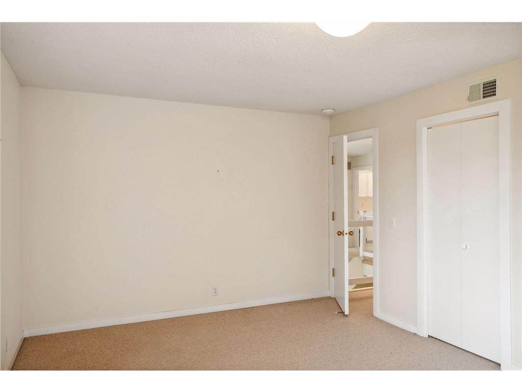 7660 S Bay Drive, Bloomington, MN, 55438 | MLS: 6558736 | Edina Realty