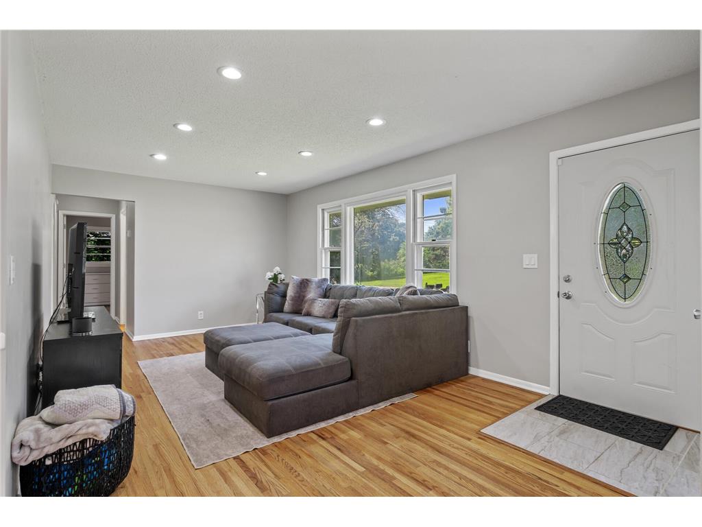 7708 Newton Avenue N, Brooklyn Park, MN, 55444 | MLS: 6560343 | Edina ...