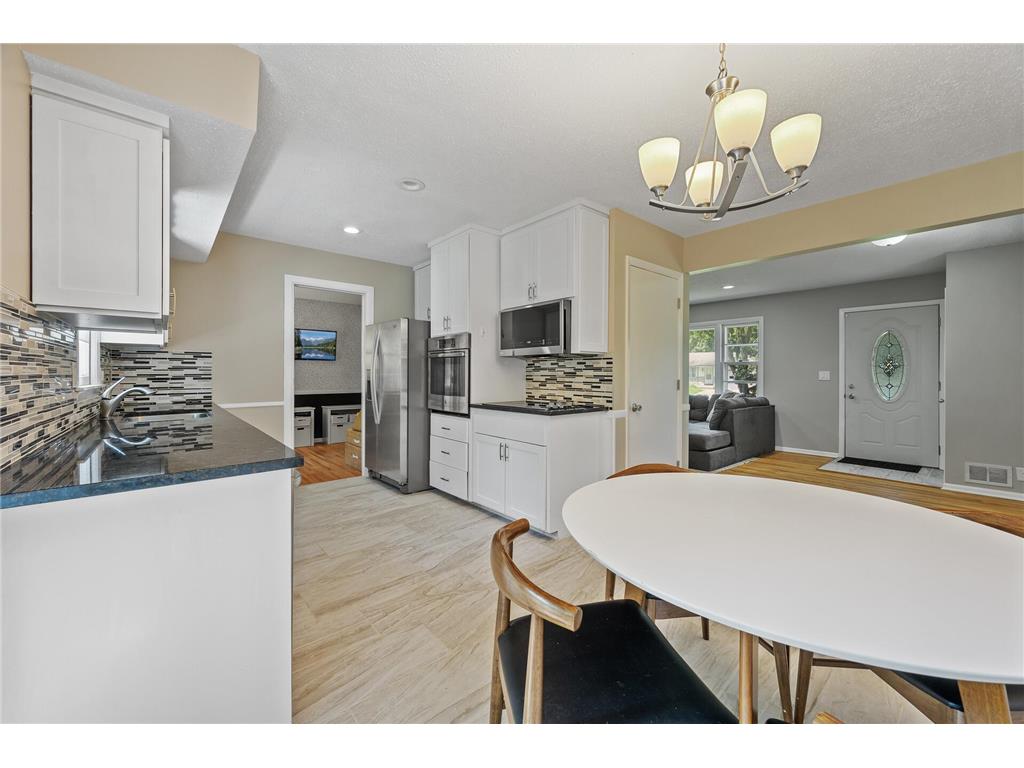 7708 Newton Avenue N, Brooklyn Park, MN, 55444 | MLS: 6560343 | Edina ...