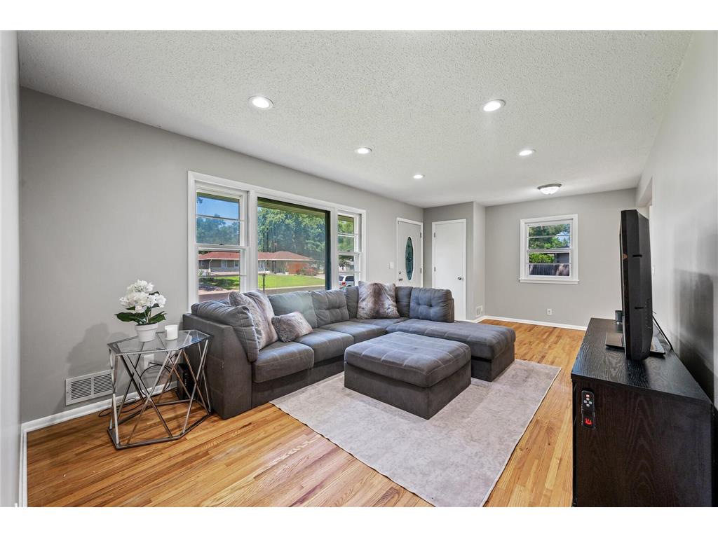 7708 Newton Avenue N, Brooklyn Park, MN, 55444 | MLS: 6560343 | Edina ...