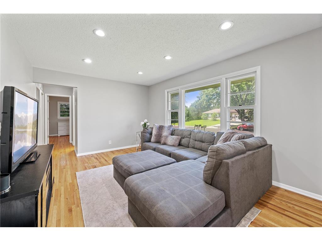 7708 Newton Avenue N, Brooklyn Park, MN, 55444 | MLS: 6560343 | Edina ...