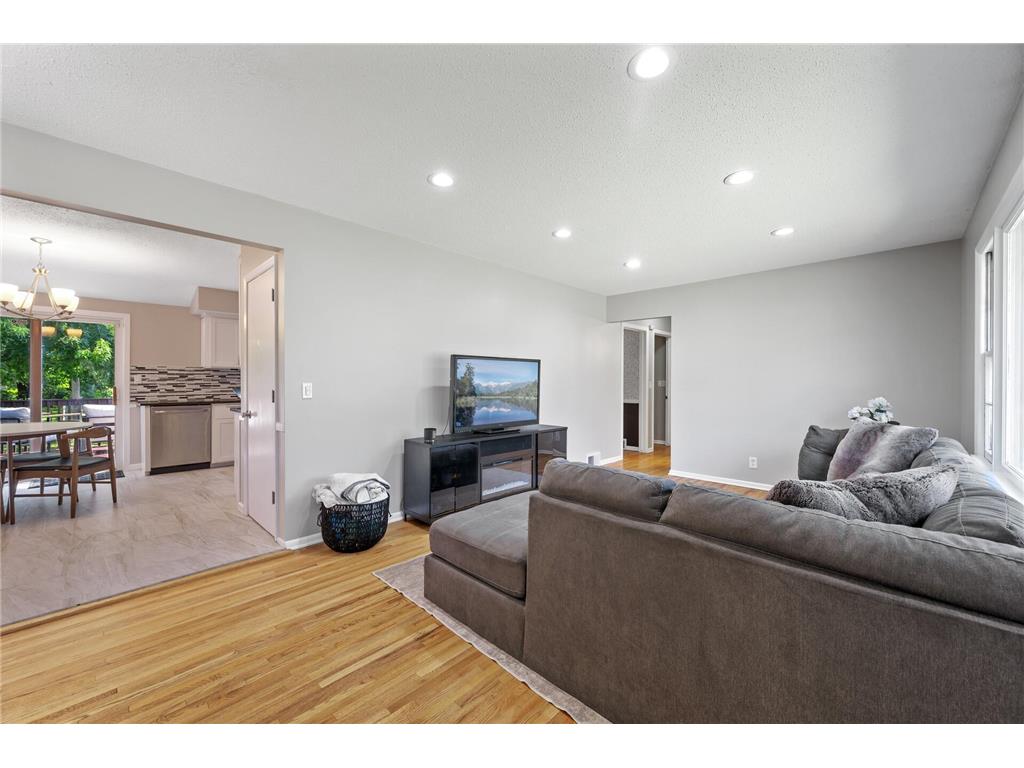 7708 Newton Avenue N, Brooklyn Park, MN, 55444 | MLS: 6560343 | Edina ...