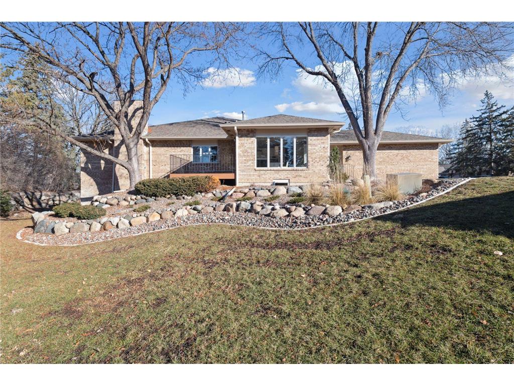 7720 Pondwood Drive, Edina, MN, 55439 | MLS: 6483966 | Edina Realty