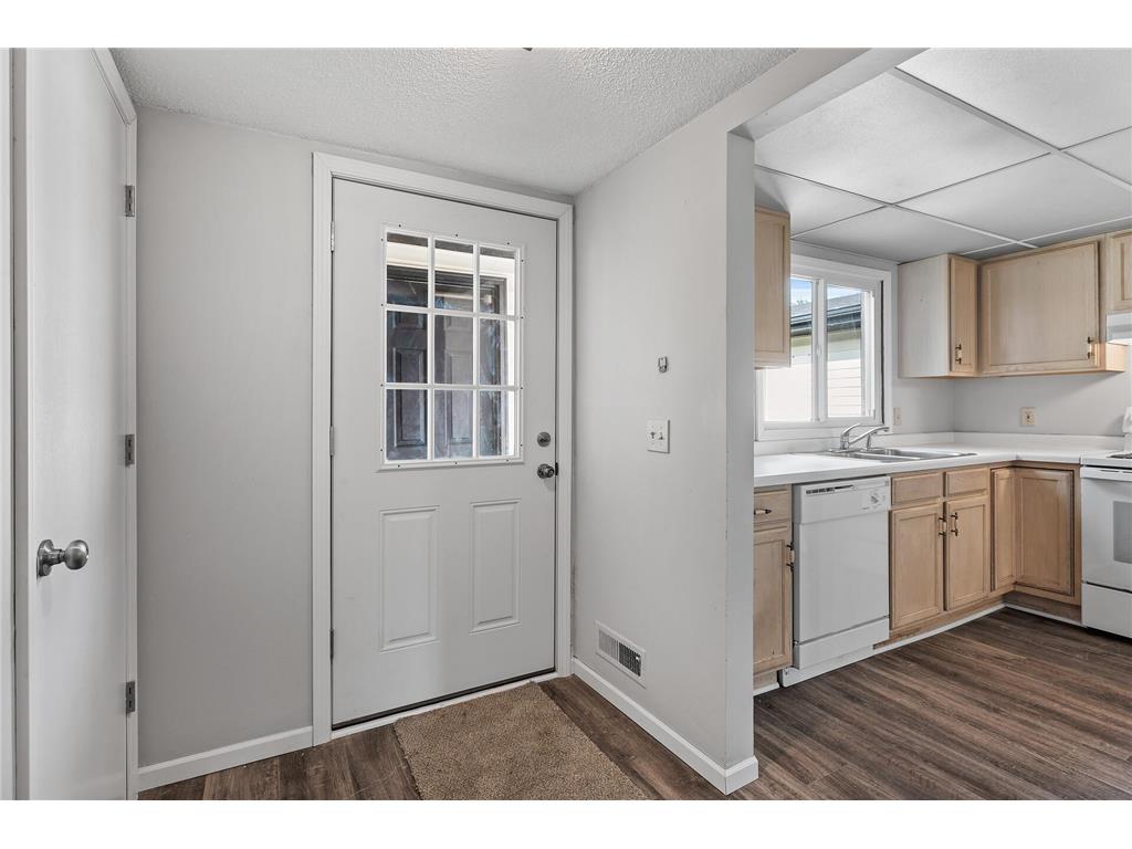 7747 89th Avenue N, Brooklyn Park, MN, 55445 | MLS: 6369177 | Edina Realty