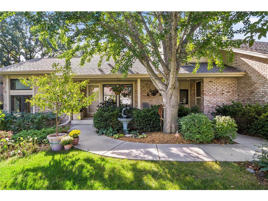 7801 Bush Lake Drive, Bloomington, MN, 55438 | MLS: 6394881 | Edina Realty