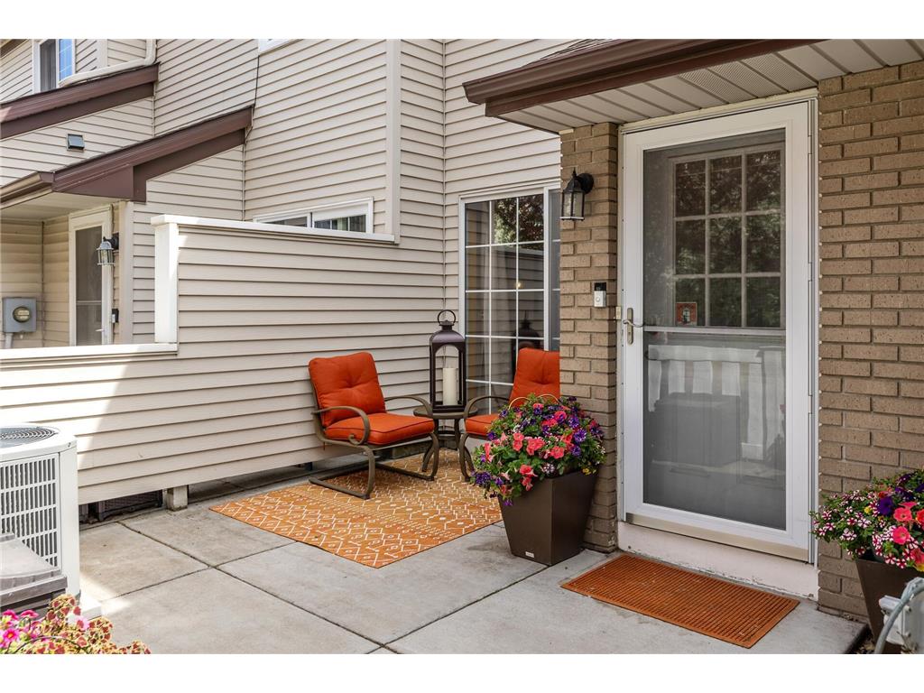 786 County Road F W, Shoreview, MN, 55126 | MLS: 6579919 | Edina Realty