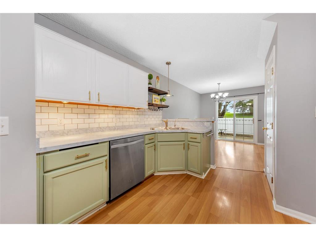 7917 Autumn Ridge Avenue, Chanhassen, MN, 55317 | MLS: 6573150 | Edina ...