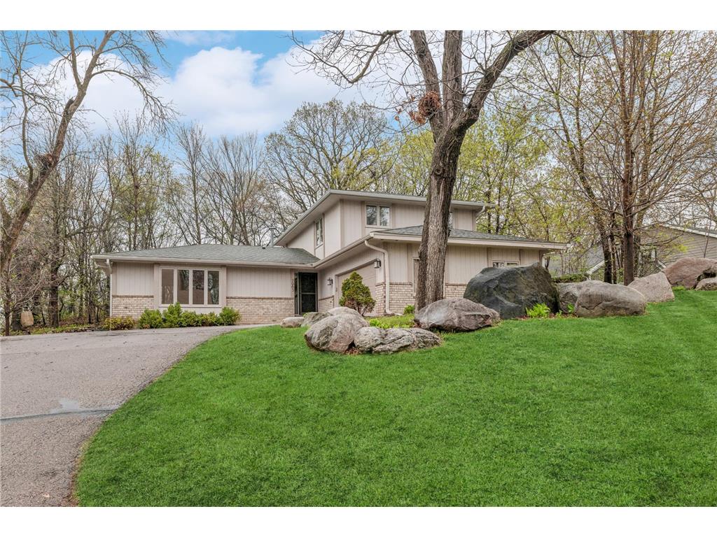 7963 131st Street W, Apple Valley, MN, 55124 | MLS: 6526151 | Edina Realty