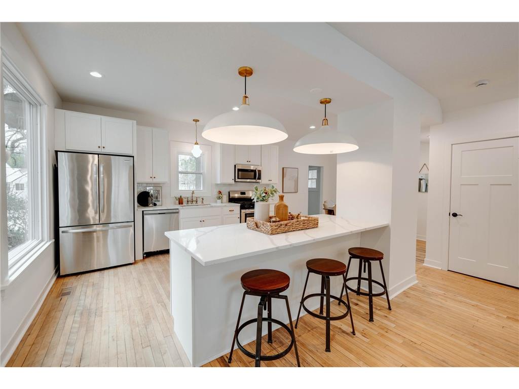 800 Como Avenue, Saint Paul, MN, 55103 | MLS: 6473317 | Edina Realty