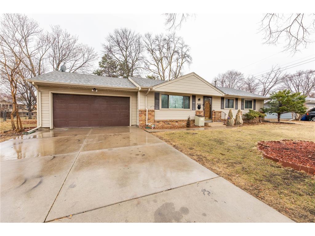 8025 Georgia Avenue N, Brooklyn Park, MN, 55445 | MLS: 6694872 | Edina ...
