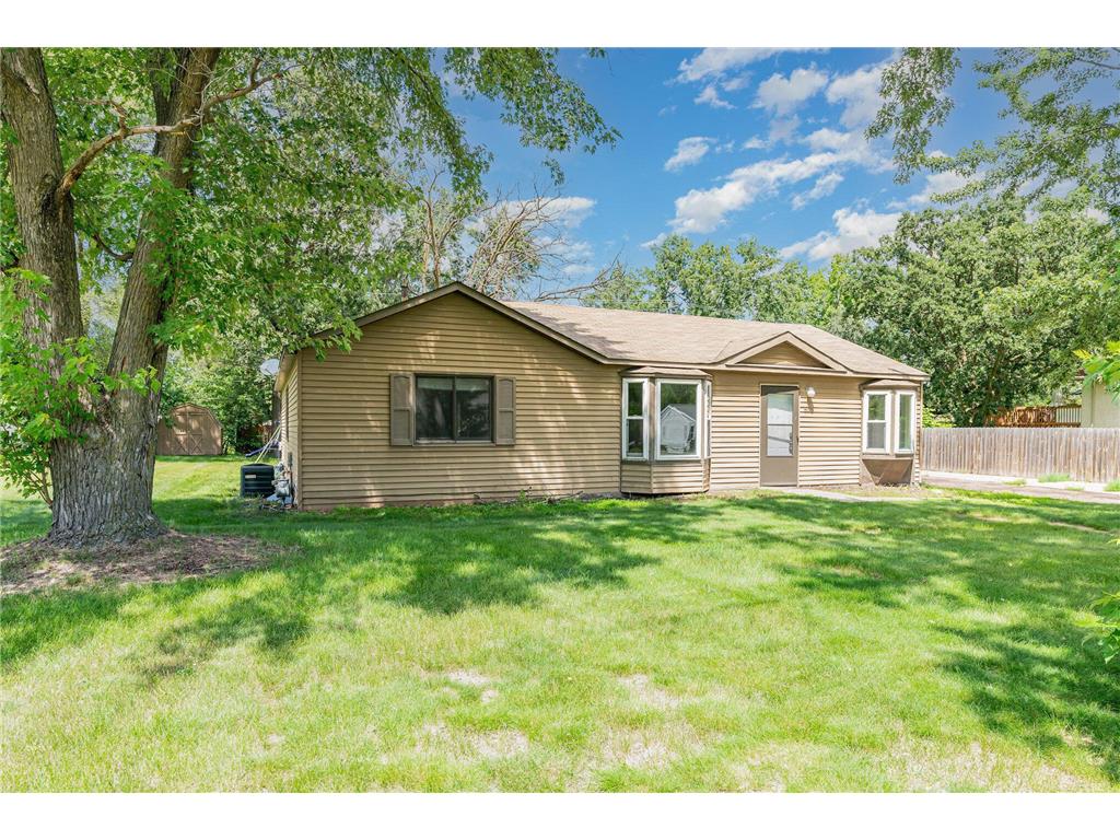 803 Manor Drive NE, Spring Lake Park, MN, 55432 | MLS: 6758022 | Edina ...