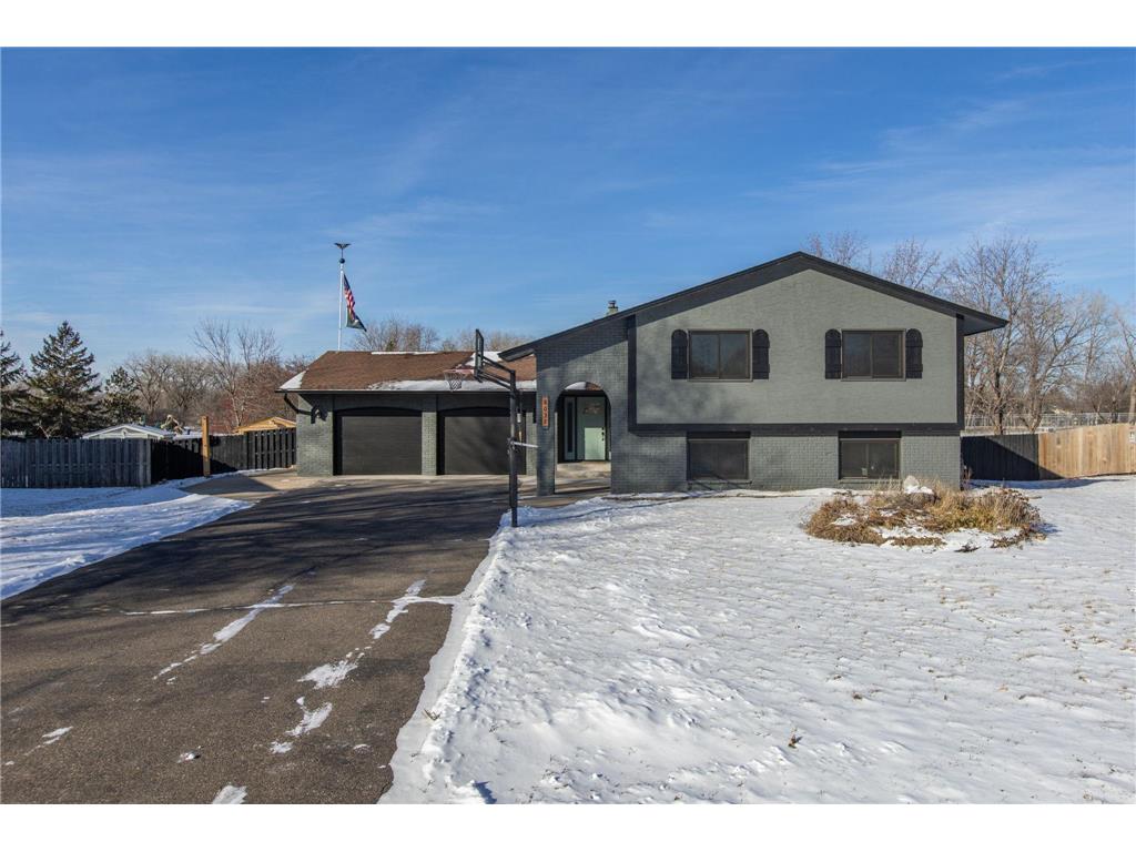 8032 Morgan Circle N, Brooklyn Park, MN, 55444 | MLS: 6480253 | Edina ...
