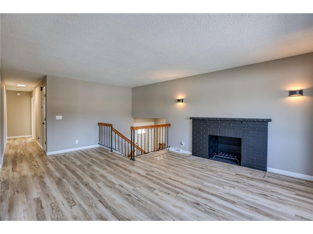 8032 Morgan Circle N, Brooklyn Park, MN, 55444 | MLS: 6480253 | Edina ...