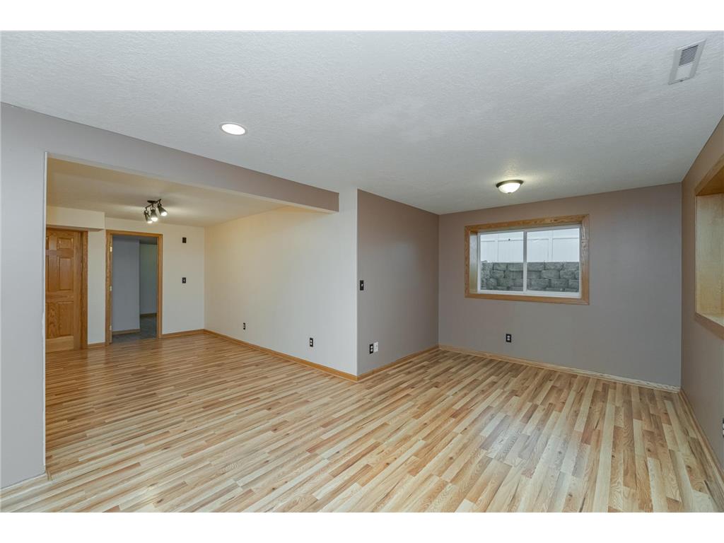 805 23rd St Circle NE, Kasson, MN, 55944 | MLS: 6521395 | Edina Realty