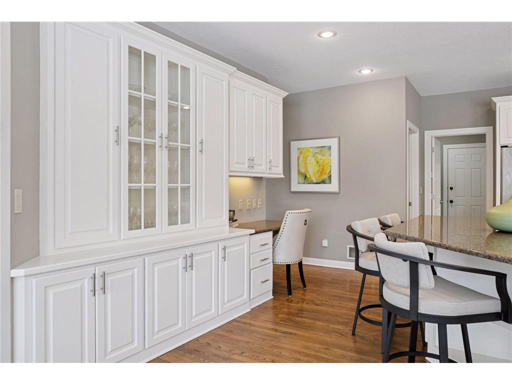 8064 Enclave Circle, Woodbury, MN, 55125 | MLS: 7003871 | Edina Realty
