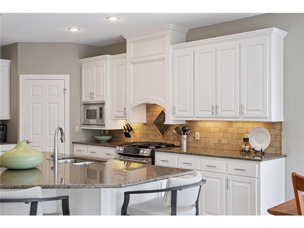 8064 Enclave Circle, Woodbury, MN, 55125 | MLS: 7003871 | Edina Realty