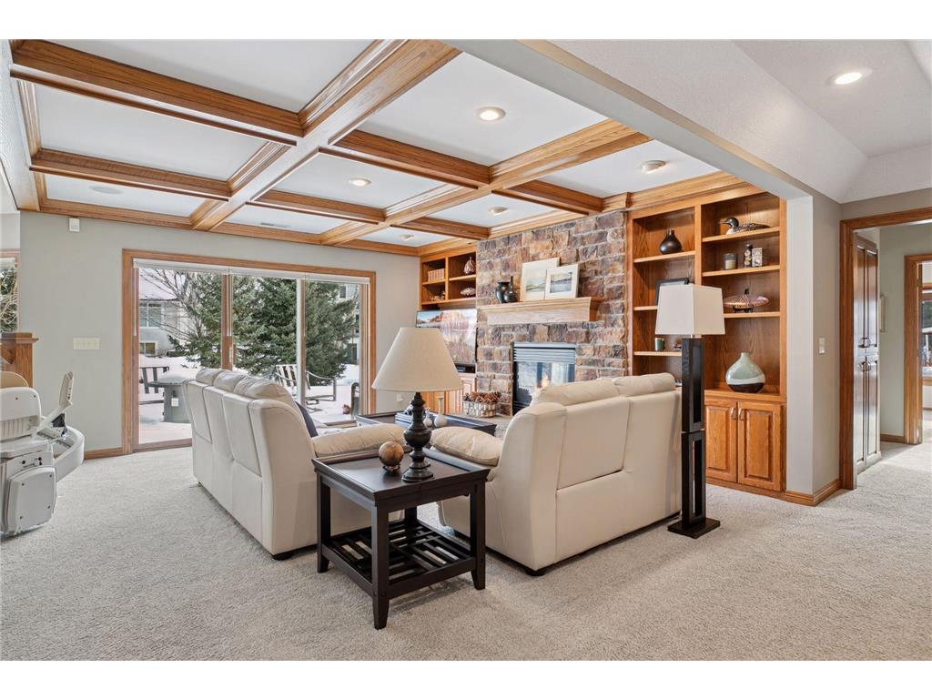 8064 Enclave Circle, Woodbury, MN, 55125 | MLS: 7003871 | Edina Realty