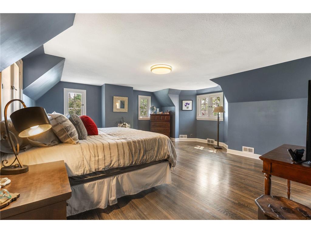 808 4th Street SW, Austin, MN, 55912 | MLS: 6730607 | Edina Realty