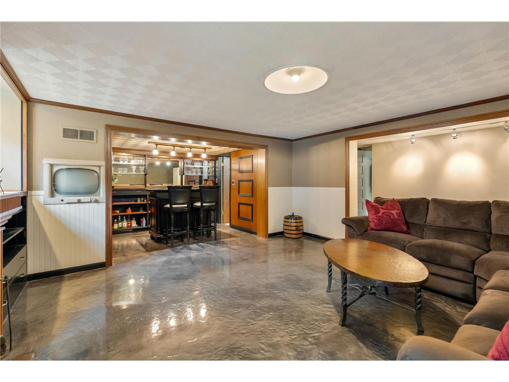 808 4th Street SW, Austin, MN, 55912 | MLS: 6730607 | Edina Realty