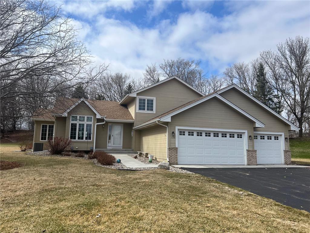 810 Ashley Court, Chaska, MN, 55318 | MLS: 6697551 | Edina Realty