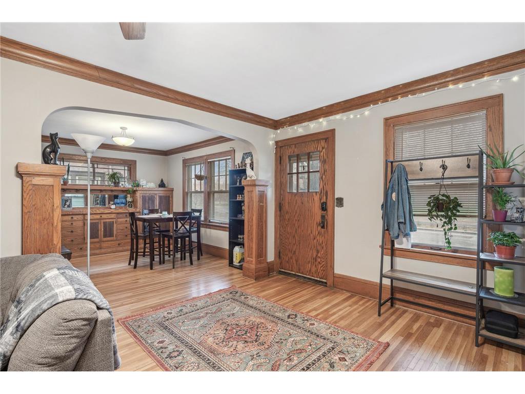 811 Snelling Avenue N, Saint Paul, MN, 55104 | MLS: 6521893 | Edina Realty