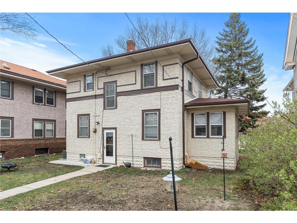 811 Snelling Avenue N, Saint Paul, MN, 55104 | MLS: 6521893 | Edina Realty