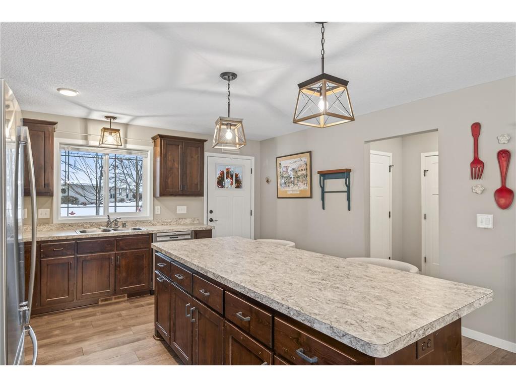 813 Golden Way NW, Isanti, MN, 55040 | MLS: 7005911 | Edina Realty