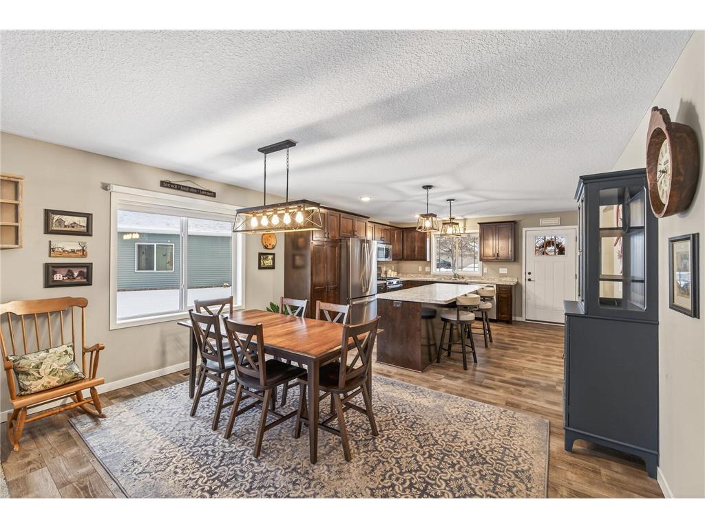 813 Golden Way NW, Isanti, MN, 55040 | MLS: 7005911 | Edina Realty