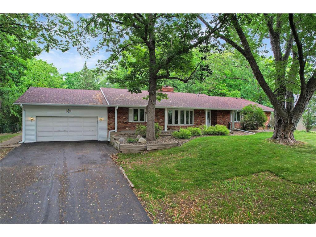 8134 Oakmere Road, Bloomington, MN, 55438 | MLS: 6374497 | Edina Realty