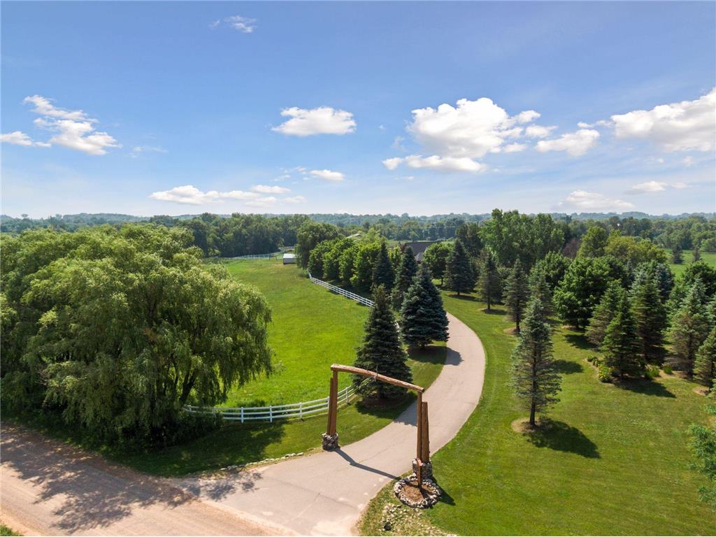 8145 Pioneer Creek Road, Independence, MN, 55359 | MLS: 6394827 | Edina ...