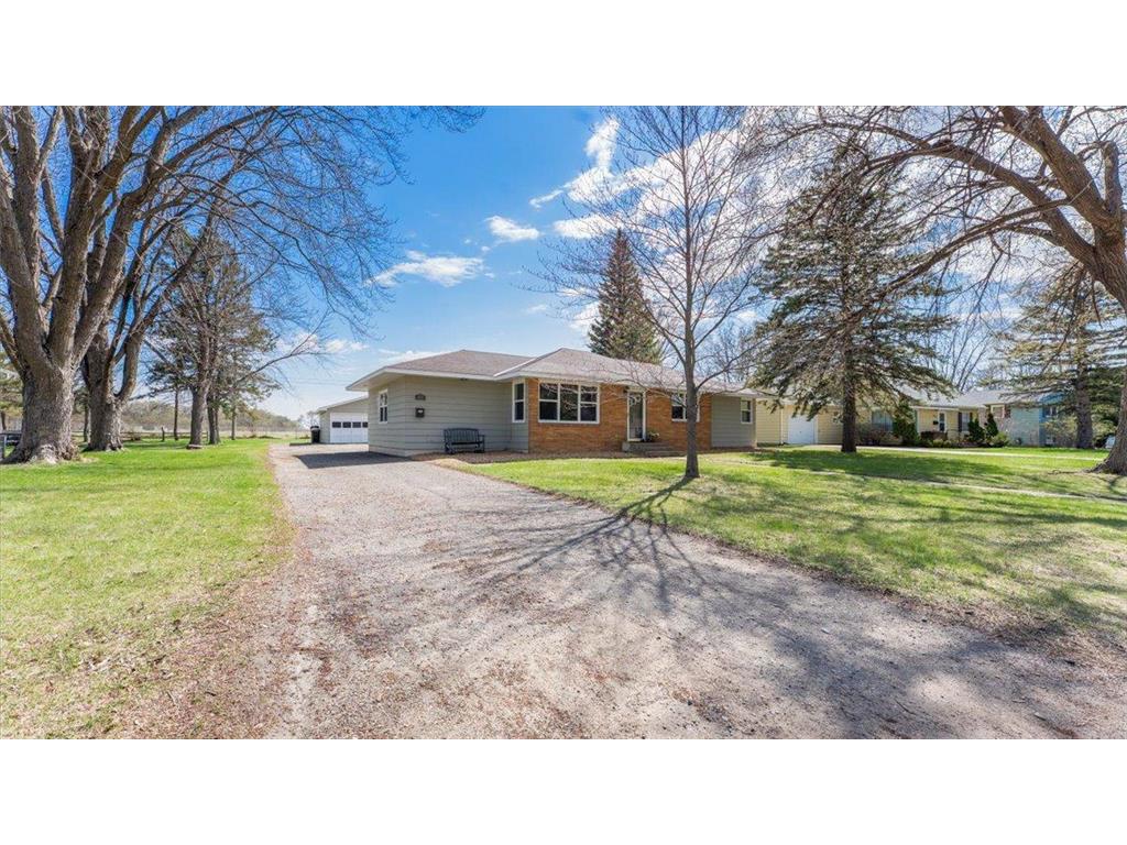 820 Westwood Drive, Alexandria, MN, 56308 | MLS: 6713395 | Edina Realty
