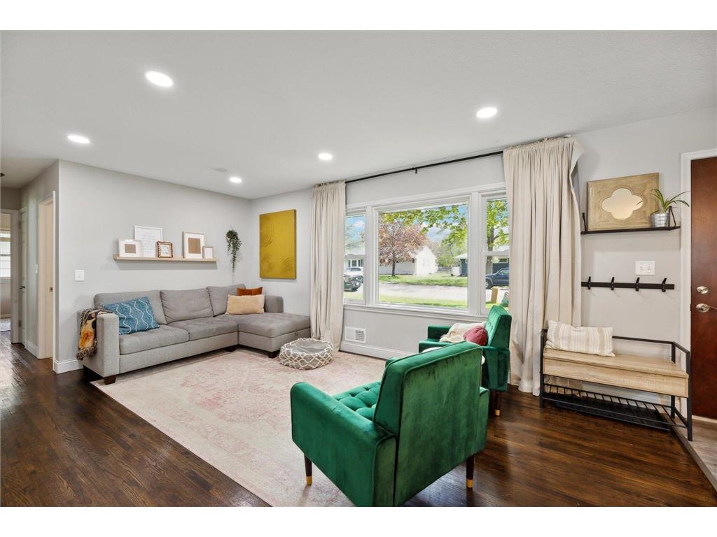 8220 5th Avenue S, Bloomington, MN, 55420 | MLS: 6547383 | Edina Realty