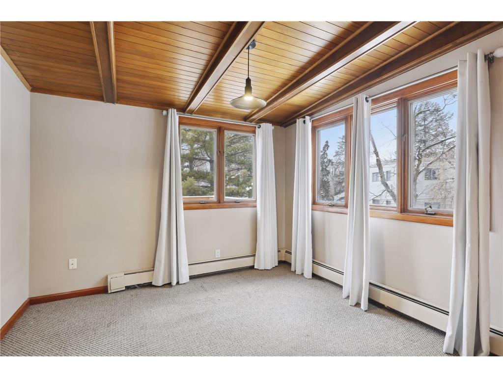 826 Como Avenue, Saint Paul, MN, 55103 | MLS: 6546148 | Edina Realty