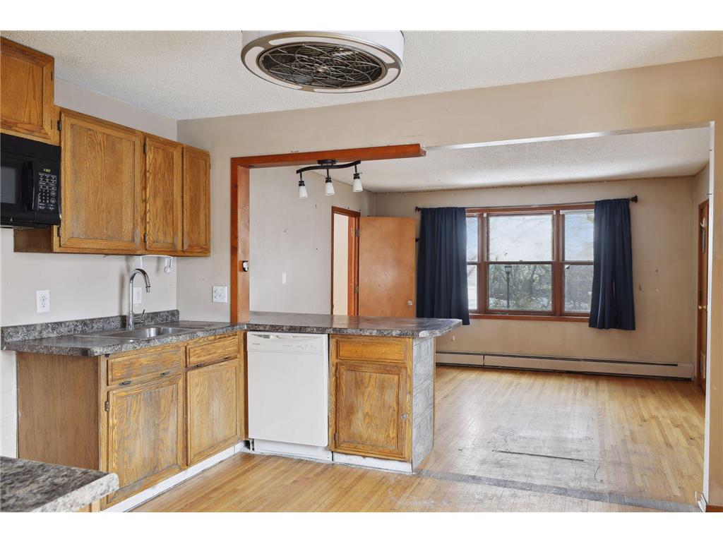 826 Como Avenue, Saint Paul, MN, 55103 | MLS: 6546148 | Edina Realty