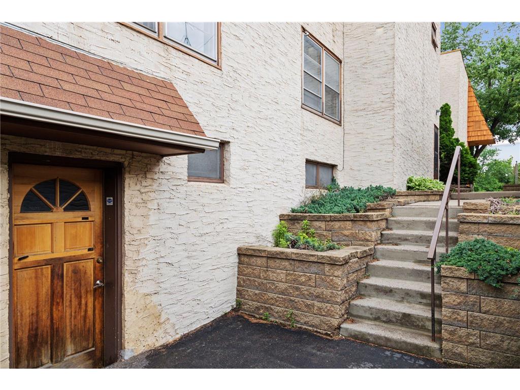 826 Como Avenue, Saint Paul, MN, 55103 | MLS: 6546148 | Edina Realty