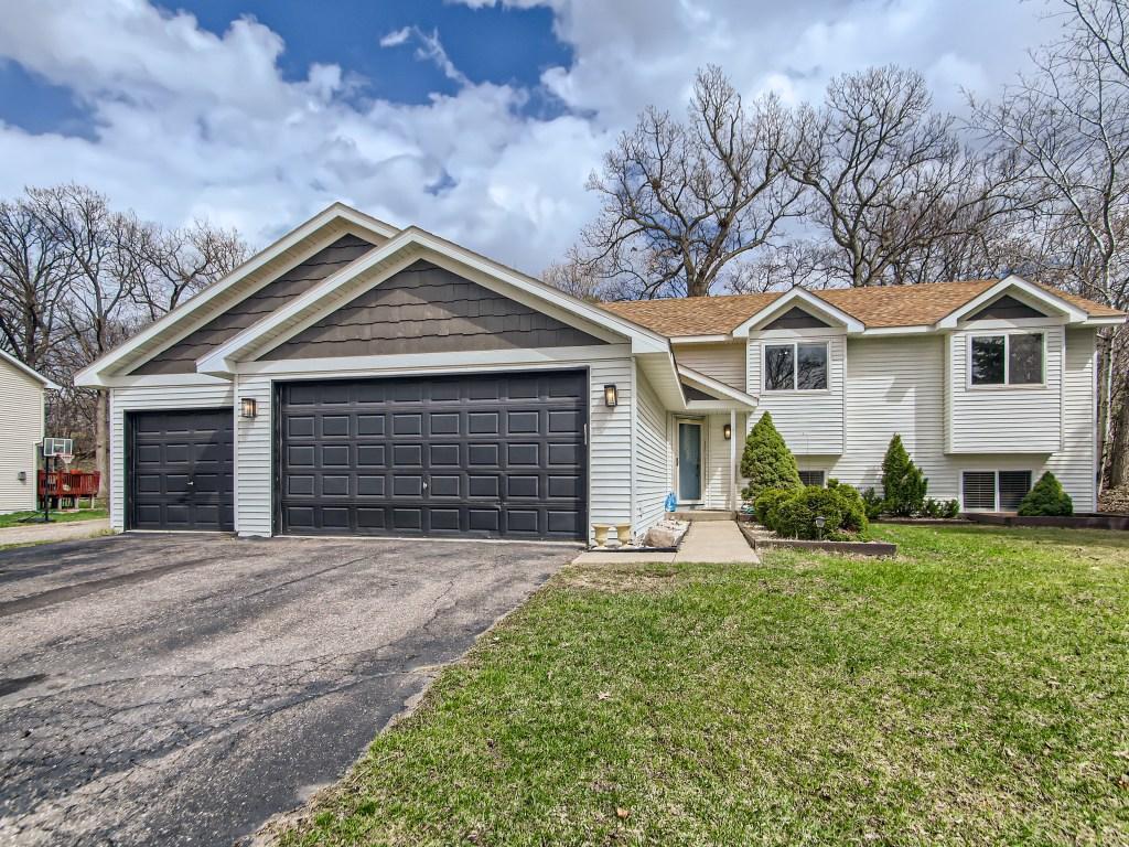 826 Sterling Street S, Maplewood, MN, 55119 | MLS: 6362841 | Edina Realty
