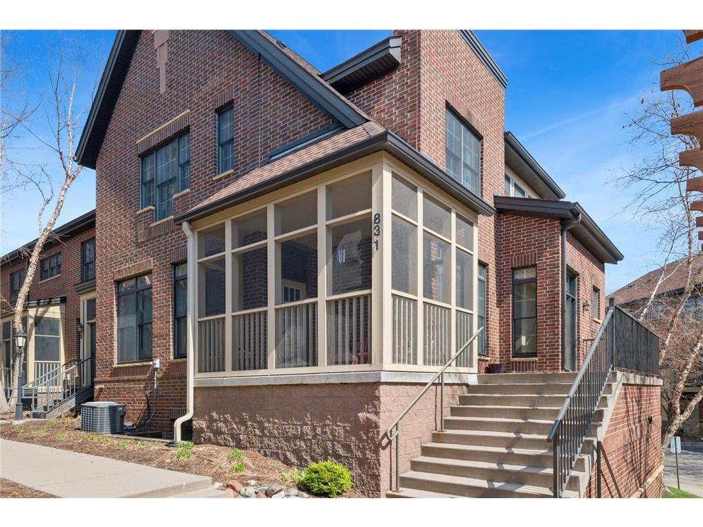 831 River Mews Court, Minneapolis, MN, 55414 | MLS: 6702579 | Edina Realty