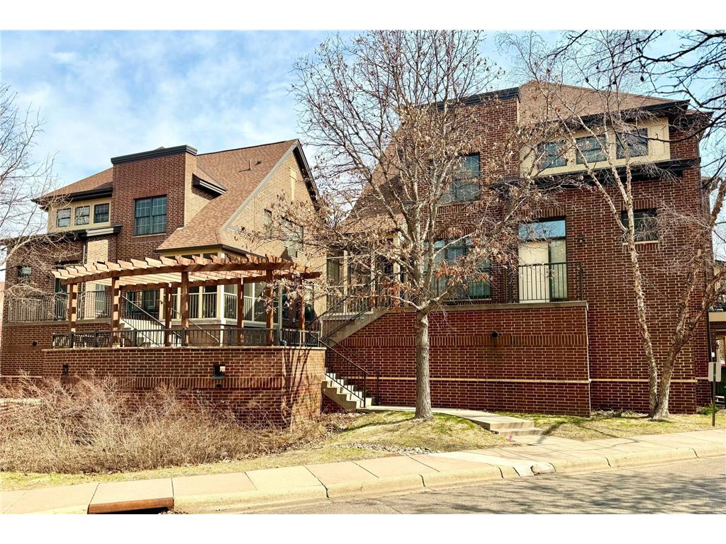 831 River Mews Court, Minneapolis, MN, 55414 | MLS: 6702579 | Edina Realty