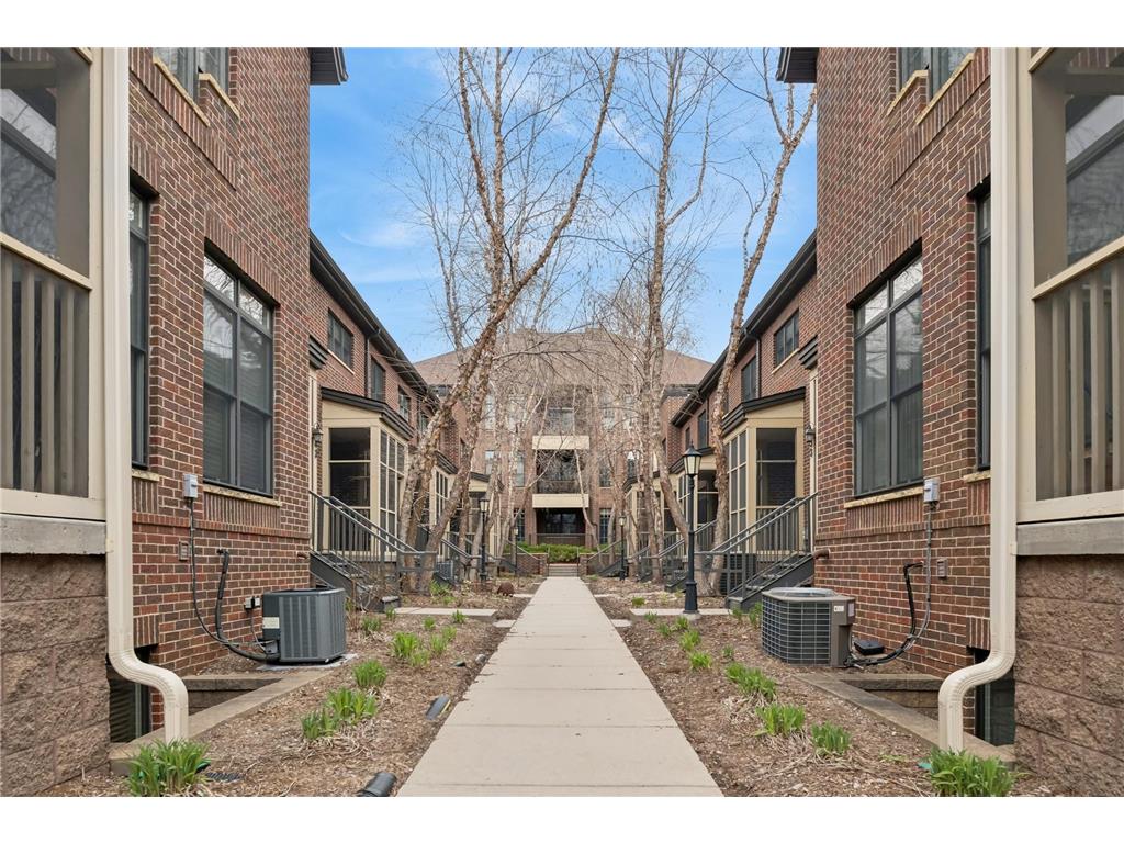 831 River Mews Court, Minneapolis, MN, 55414 | MLS: 6702579 | Edina Realty