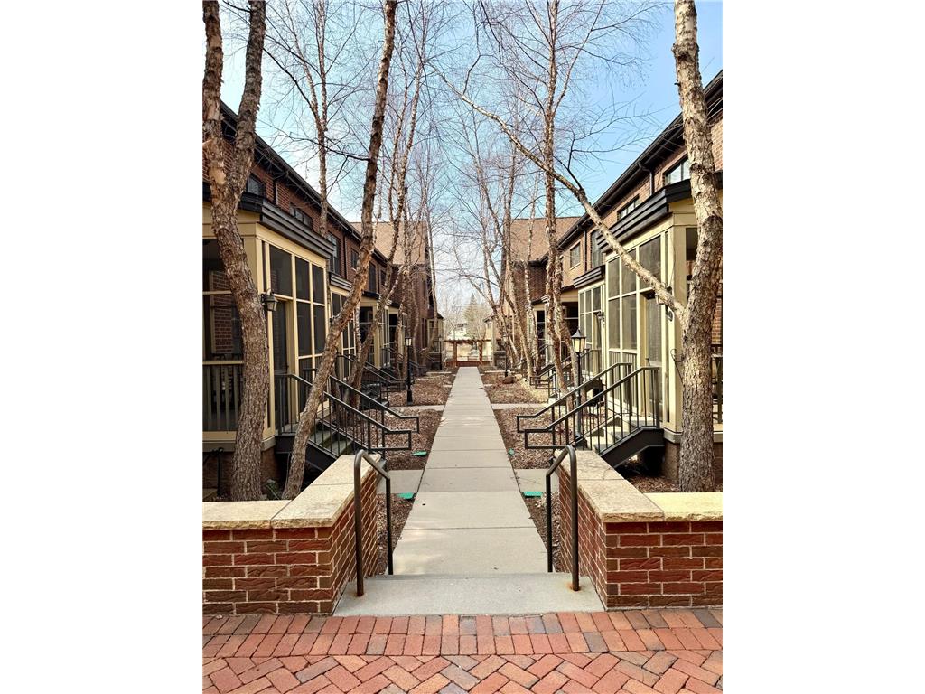 831 River Mews Court, Minneapolis, MN, 55414 | MLS: 6702579 | Edina Realty