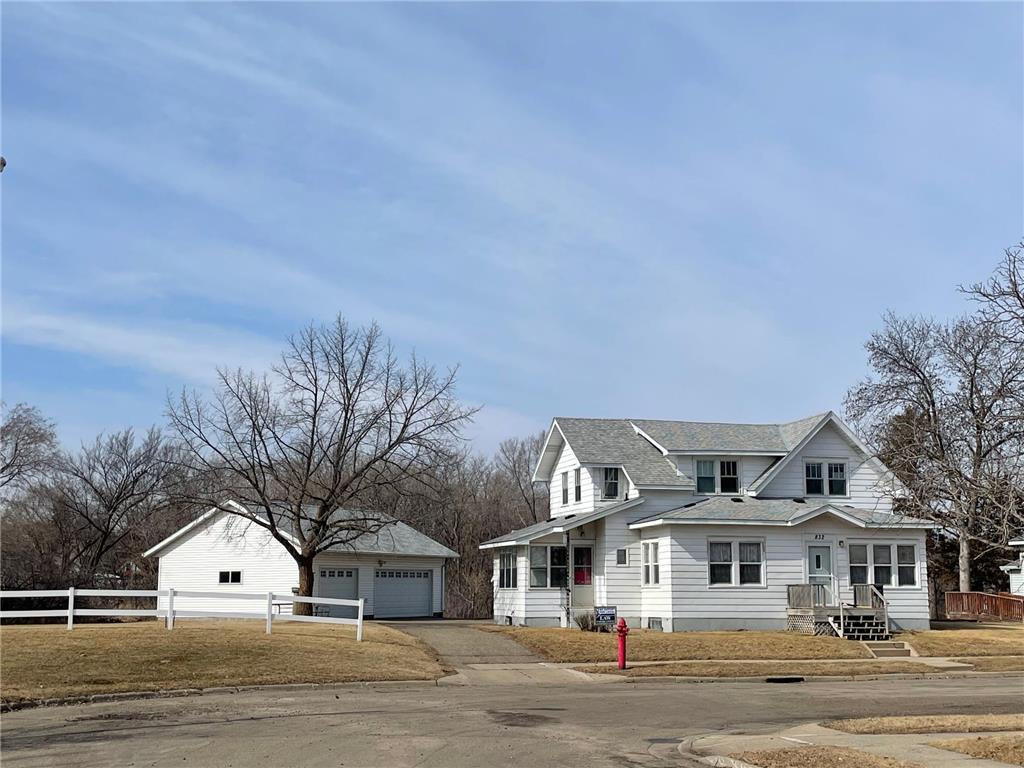 832 Birch Street S, Sauk Centre, MN, 56378 | MLS: 6684526 | Edina Realty