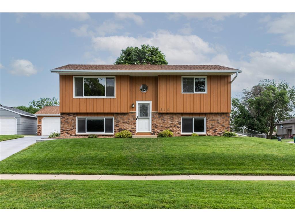 845 22nd Street SE, Rochester, MN, 55904 | MLS: 6559442 | Edina Realty