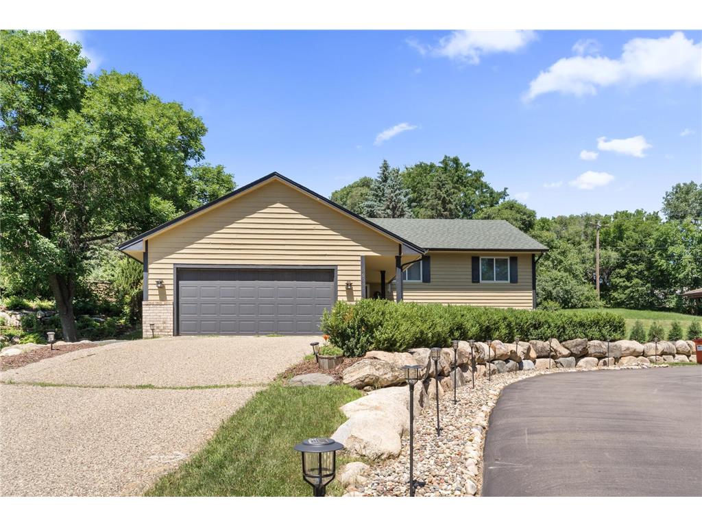 8508 Park Knoll Circle, Bloomington, MN, 55438 | MLS: 6747812 | Edina ...
