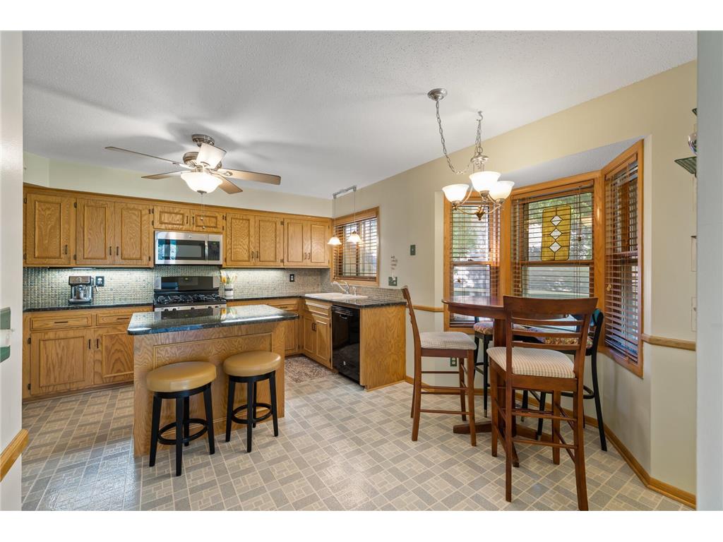 8508 Park Knoll Circle, Bloomington, MN, 55438 | MLS: 6747812 | Edina ...